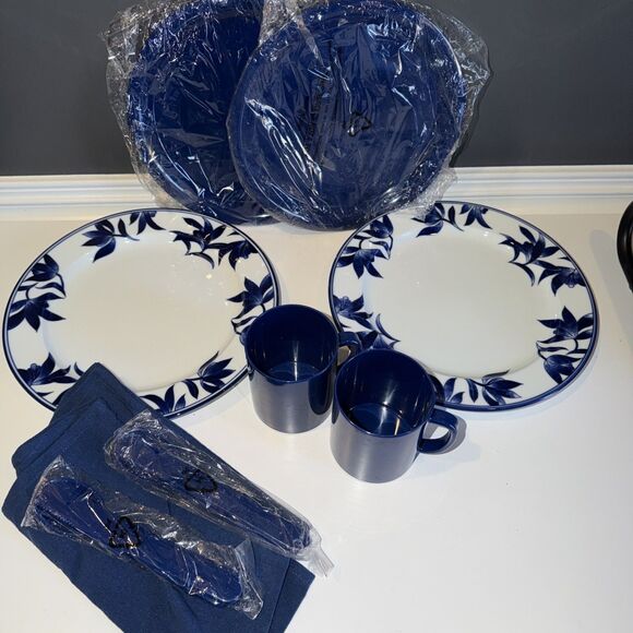 Pier 1 | Kitchen | Vintage Pier Picnic Dinner Plates Ming Blue Leaves ...